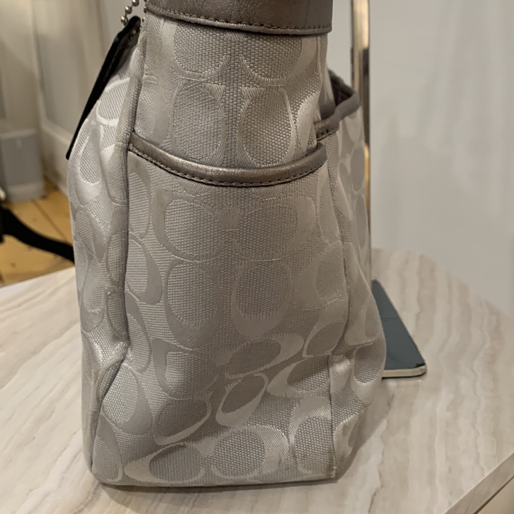 Coach Signature Logo Tote - Gem